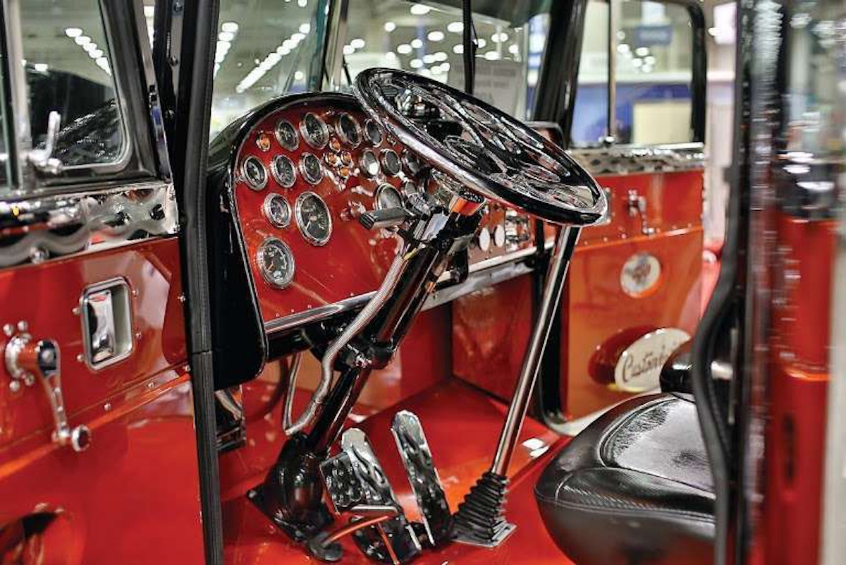 peterbilt 359 interior