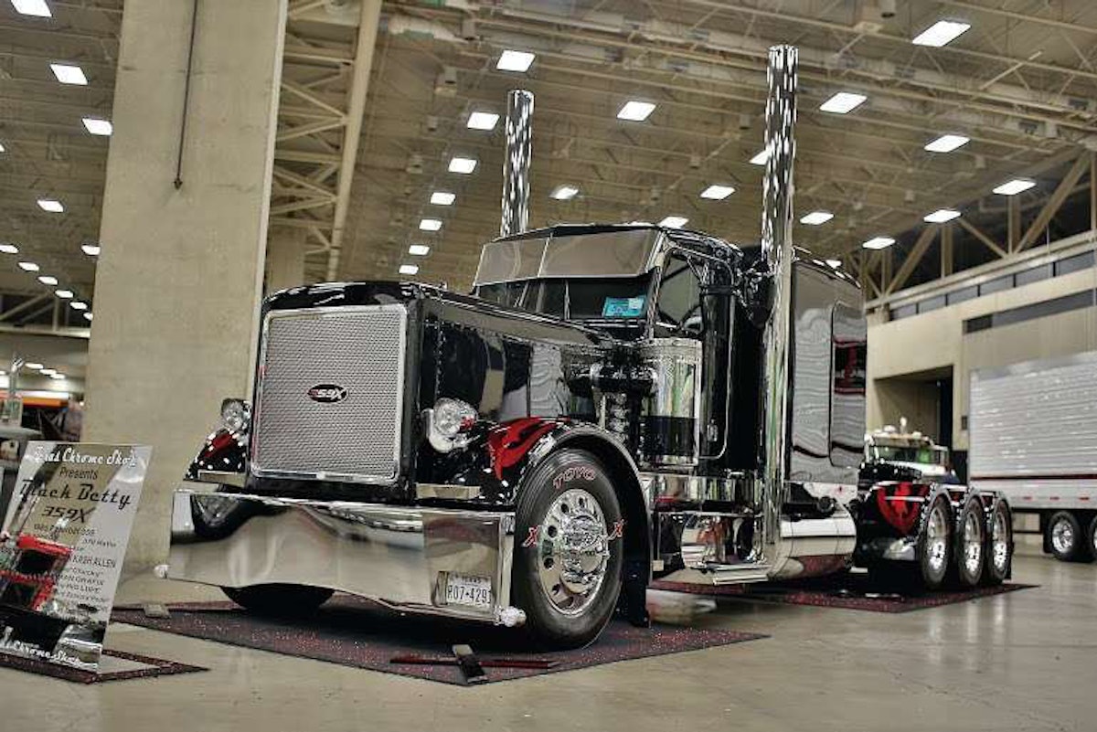 black peterbilt