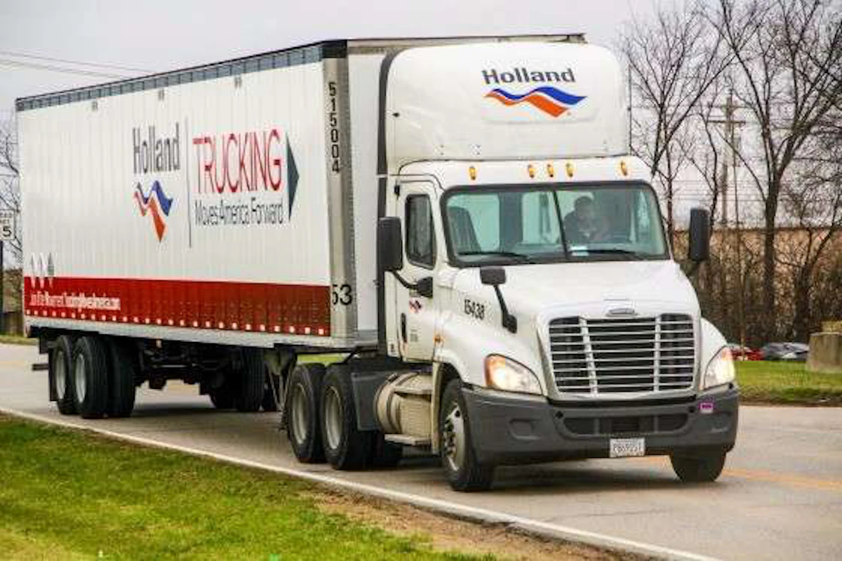 Holland receives LTL Carrier of the Year honor | Truckers News