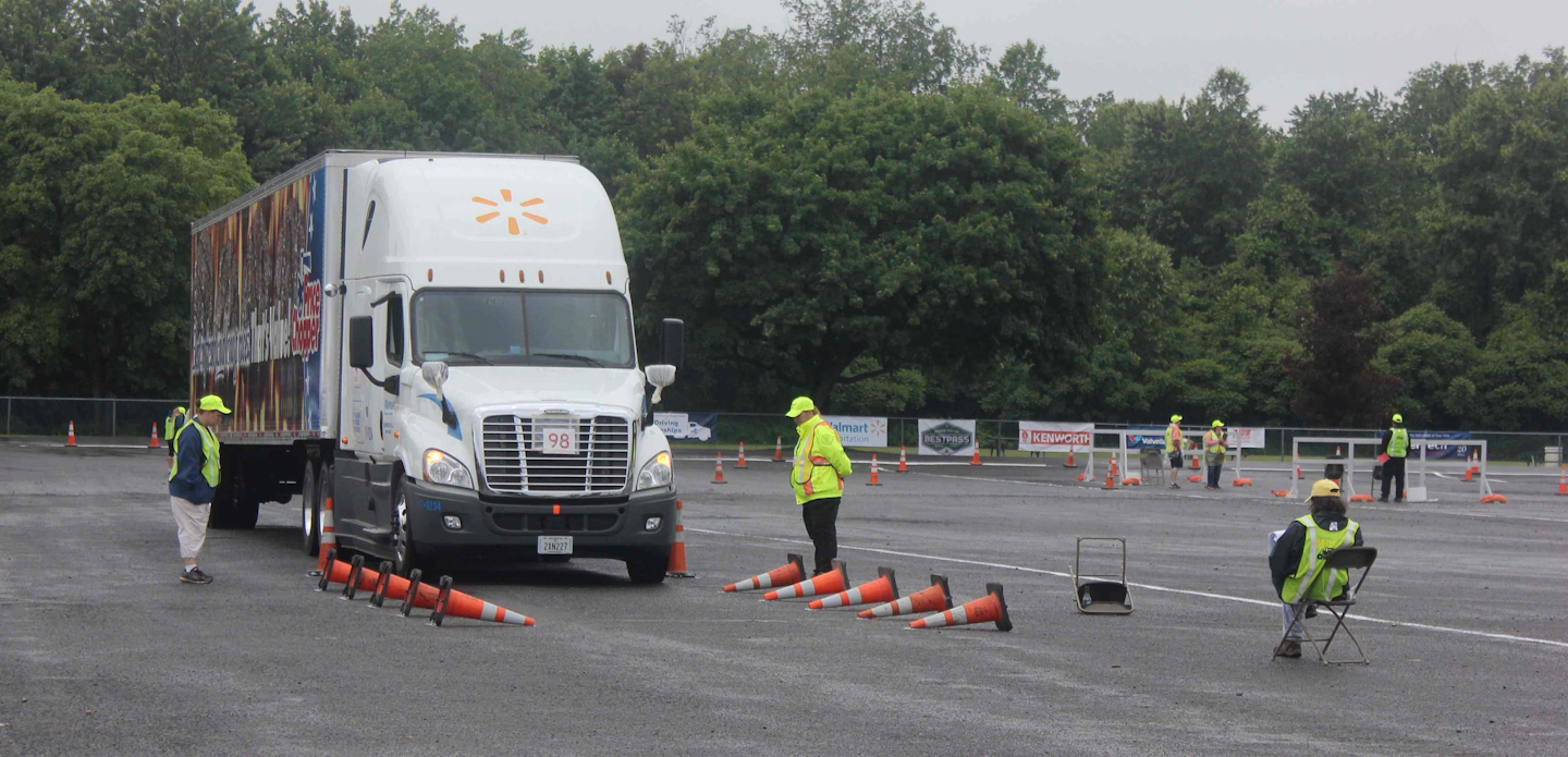 FedEx Express driver wins New York driving competition | Truckers News