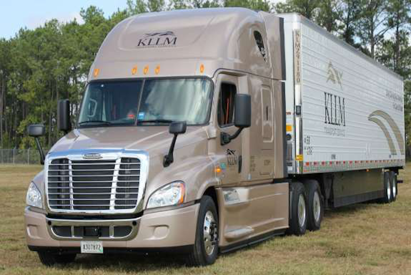 KLLM Transport honors 26 million-mile truck drivers | Truckers News