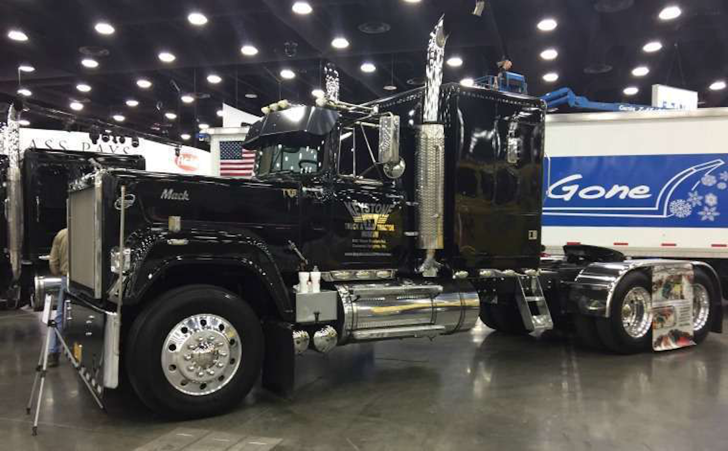 Meet this 1990 International 9670 at MATS | Truckers News