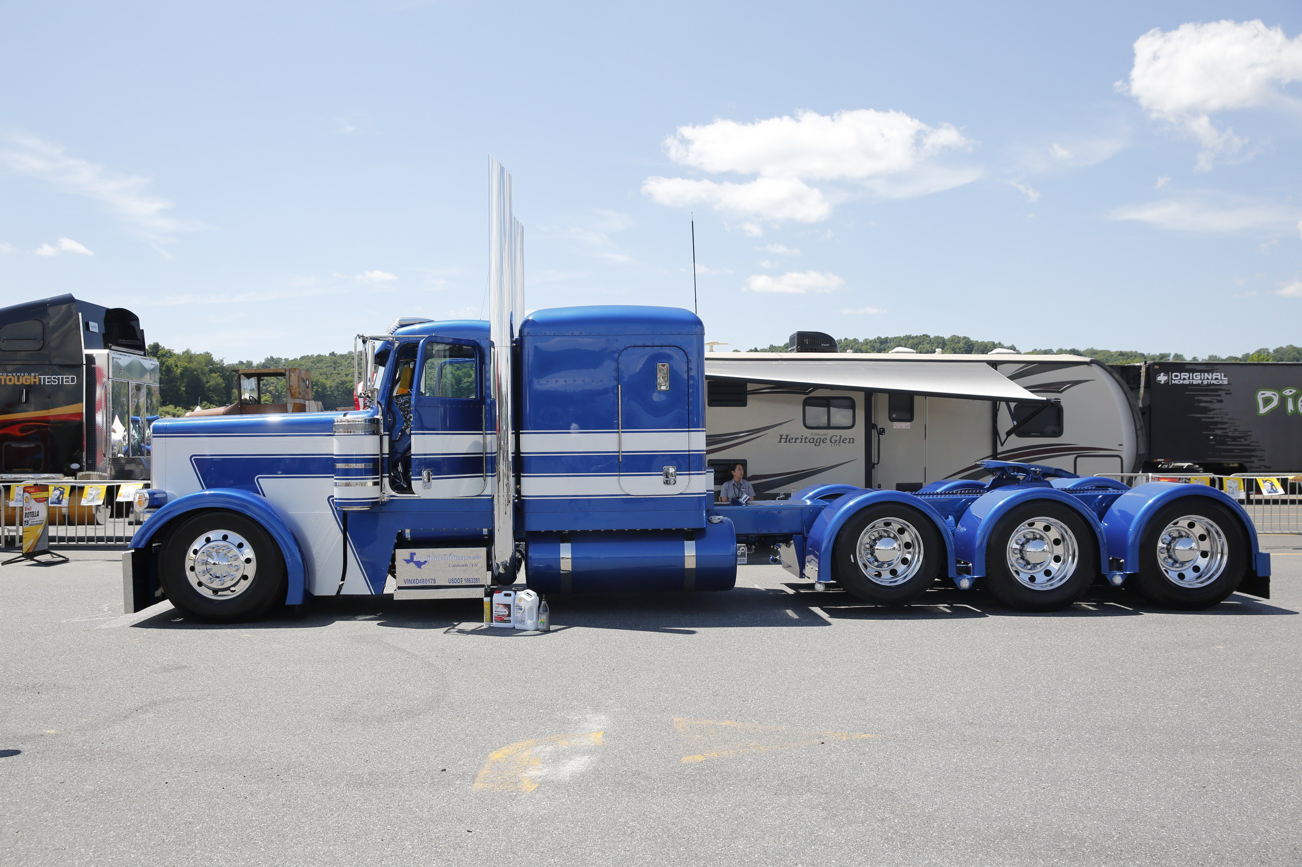 See some of the super rigs at Shell ROTELLA SuperRigs | Truckers News