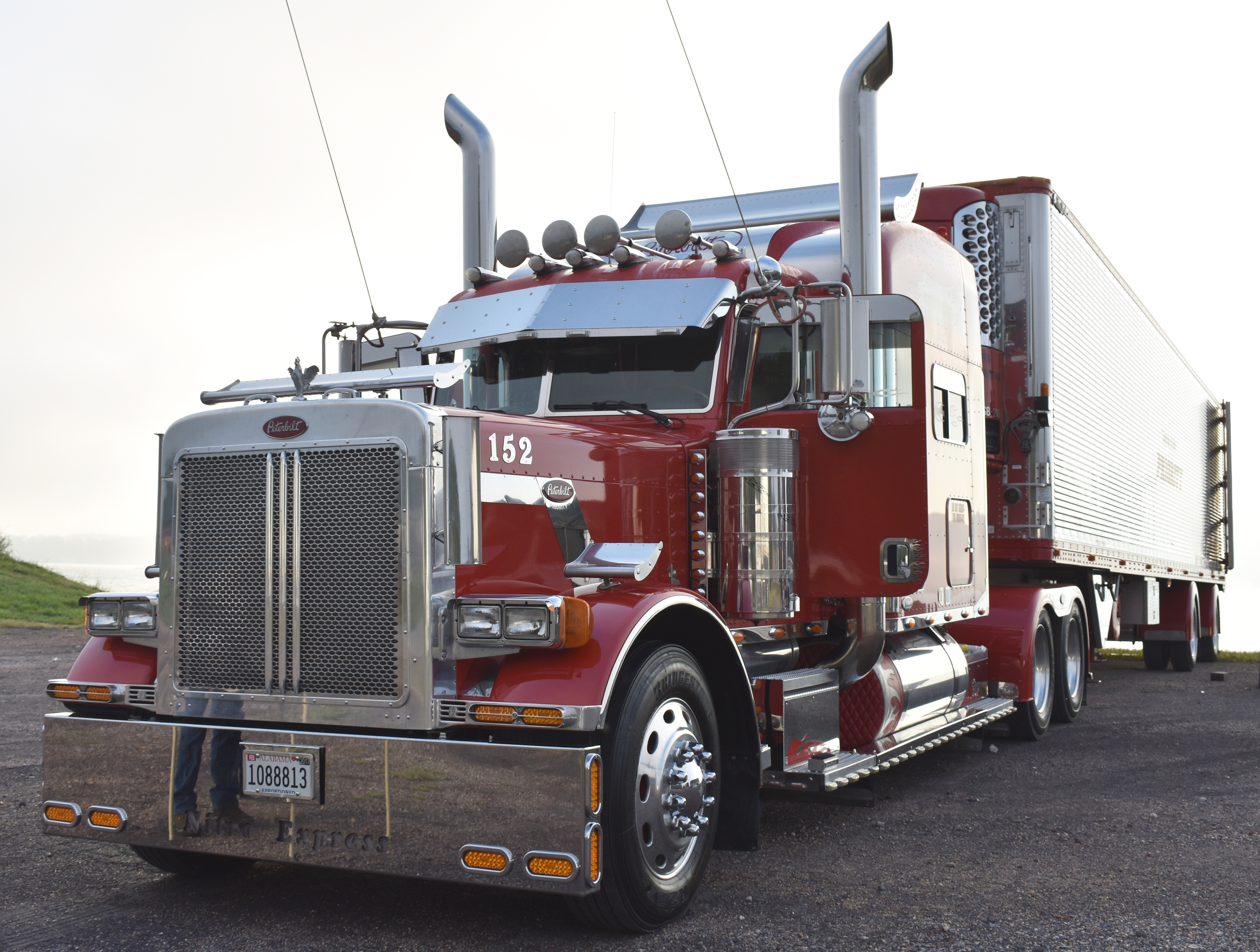 Red Simpson tribute truck makes appearance at AL truck show | Truckers News
