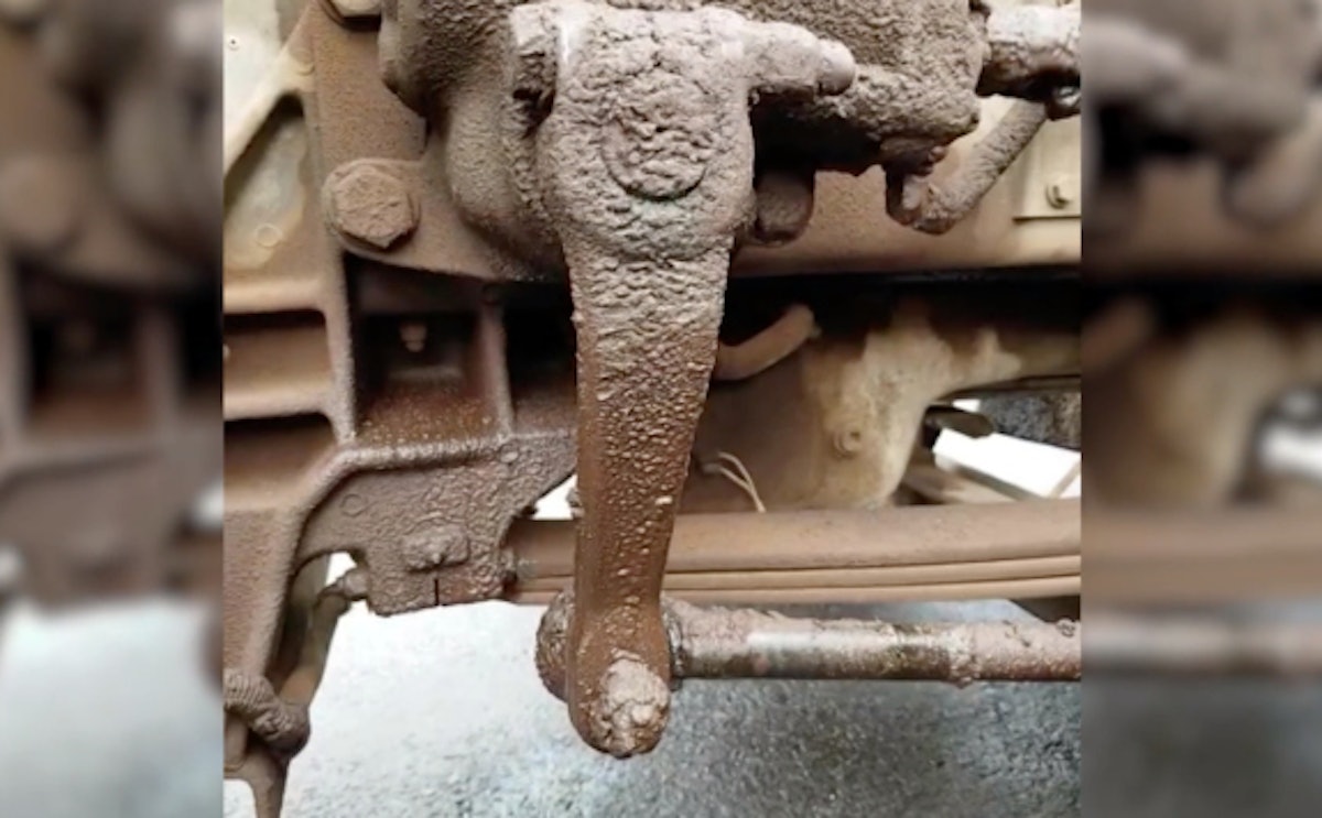 See how loose pitman arm will put you out of service | Truckers News