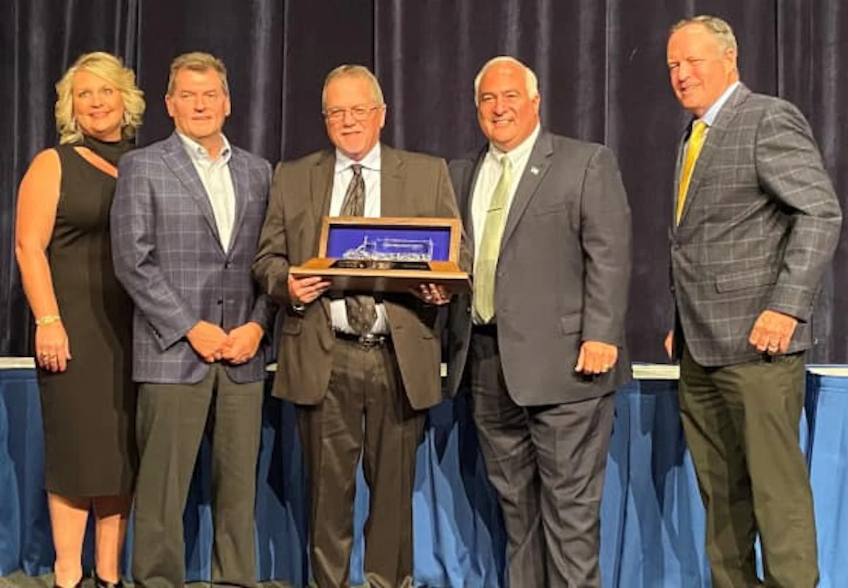 Roehl Transport wins ATA President's Trophy | Truckers News