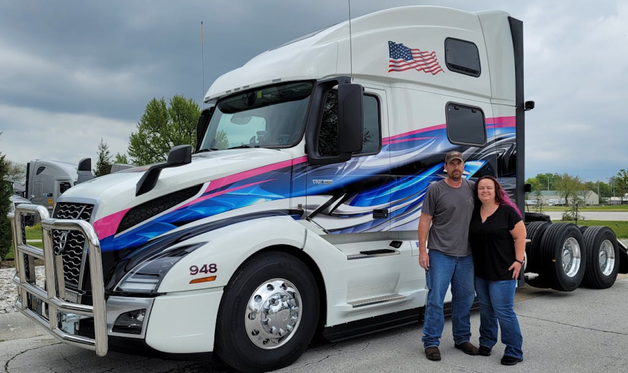 Love on the Highway: They're couples and they're team drivers ...