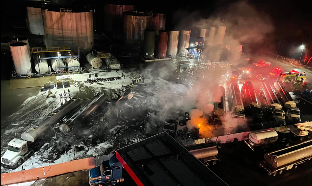 Briefly: Several tanker trucks destroyed in PA refinery fire | Truckers ...