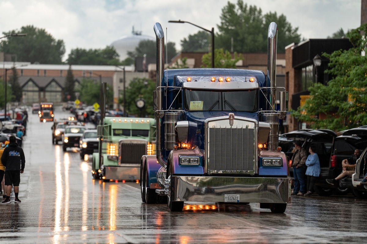 Parade of trucks highlights Thursday night at Shell Rotella SuperRigs ...