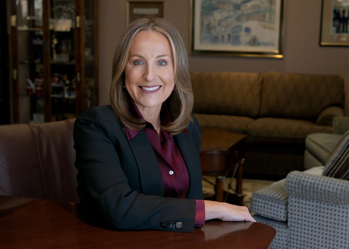 J.B. Hunt's president Shelley Simpson appointed chief executive officer | Truckers News