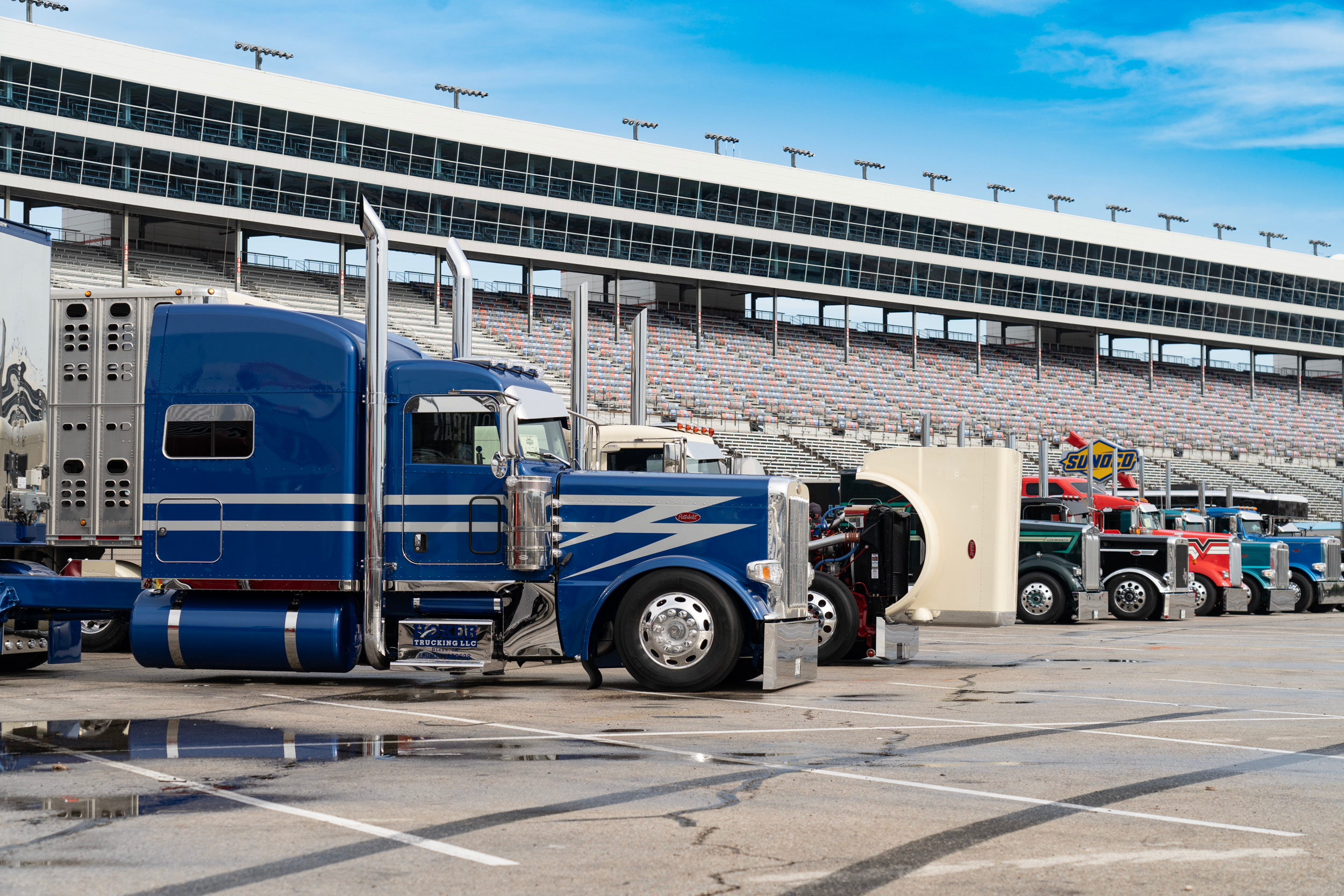 SuperRigs attracts top owner-operator rigs. Here's some from Friday ...