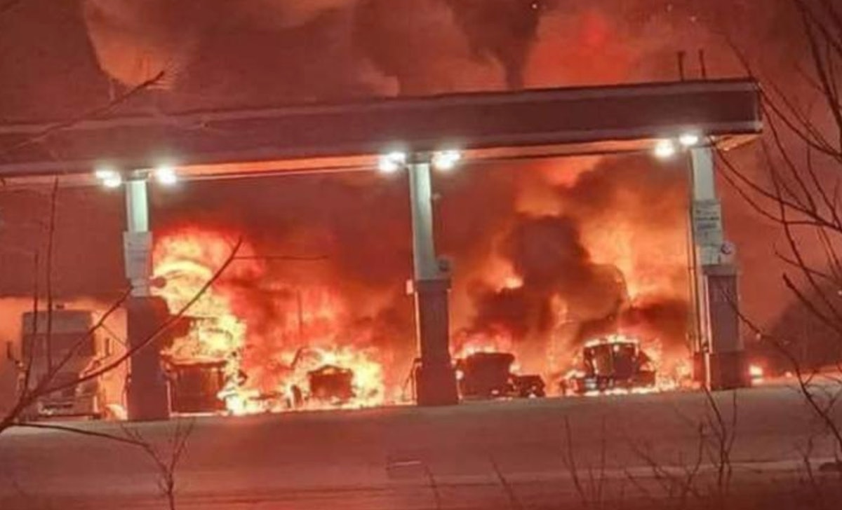 4 tractor-trailers destroyed in massive fire at Indiana truck stop ...