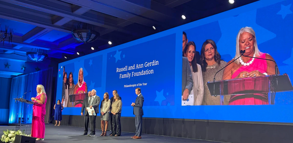 Owners of Heartland Express honored by Make-A-Wish America | Truckers News