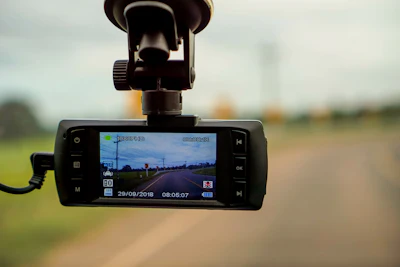 Canadian province makes forward-facing dash cams mandatory | Truckers News